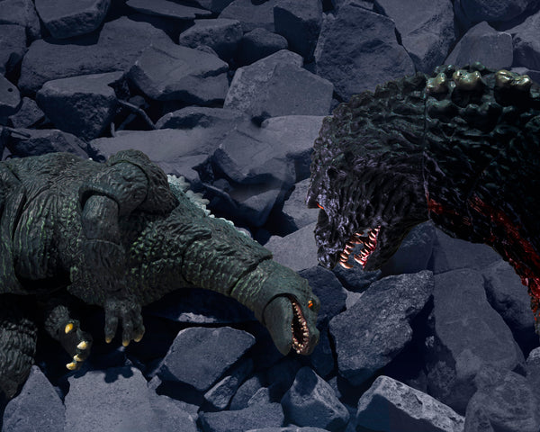 **Pre Order**S.H. MonsterArts Godzilla Jr & Destoroyah Evolution Set ...